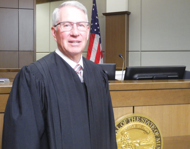 Leaving the bench | News, Sports, Jobs - Marshall Independent